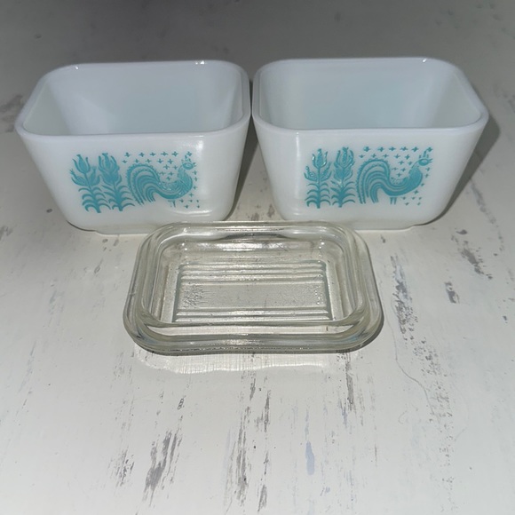 Pyrex | Other | Vintage Pyrex 5 Amish Butterprint Rooster Fridge Set Of ...